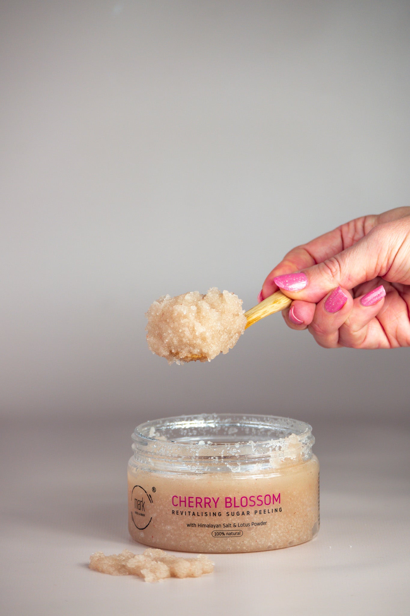 MARK sugar scrub Cherry Blossom - s lotosovým púdrom - MARK face and body